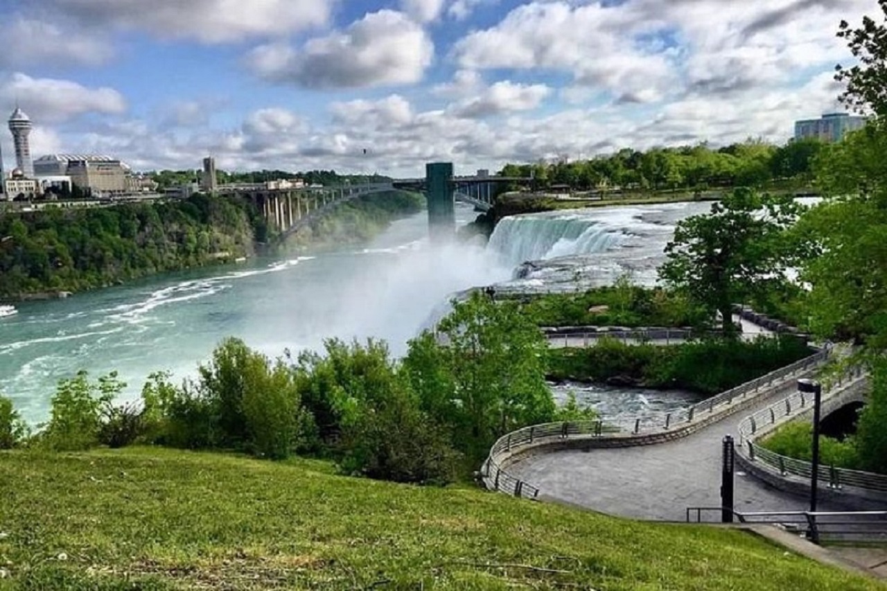 Explore Niagara